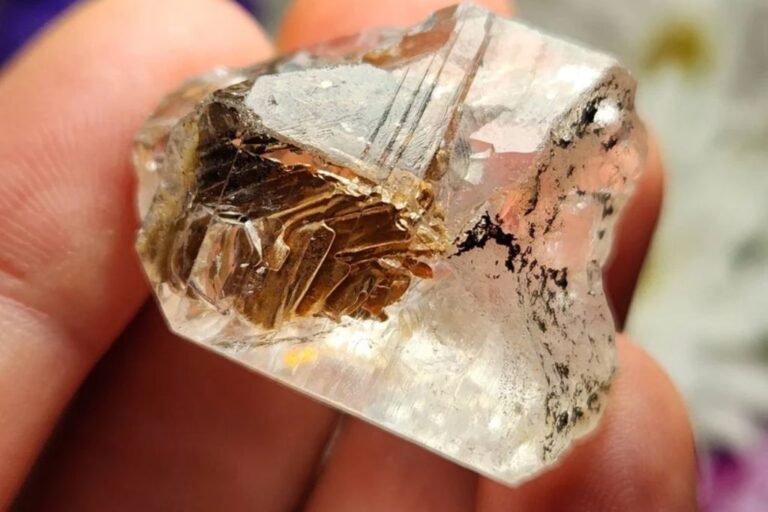 Elestial Quartz: Know the Meaning, Properties, and Benefits