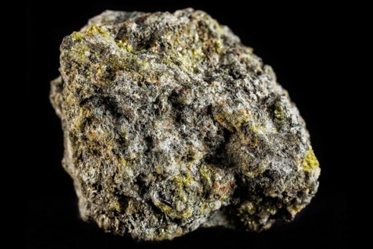 Hedenbergite: Meaning, Properties, Benefits You Should Know