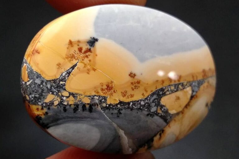Agate Jasper: Meaning, Properties, and Benefits