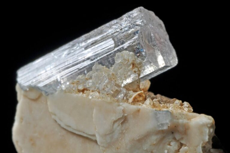 Achroite: Meaning, Properties, and Benefits You Should Know