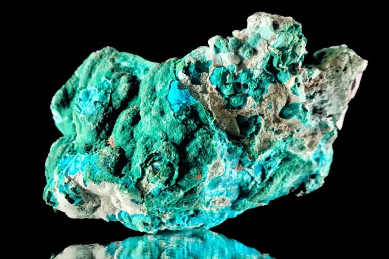 Brochantite: Meaning, Properties, Benefits You Should Know