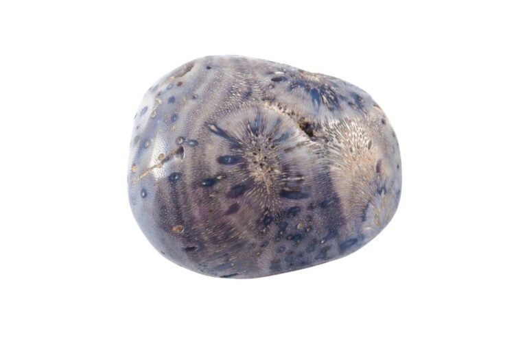 Verified Rockhounding Destinations in Iowa for 14 Gemstones