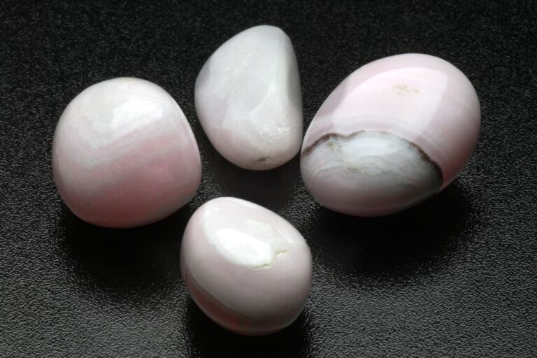 Mangano Calcite: Meaning, Properties, and Benefits to Know